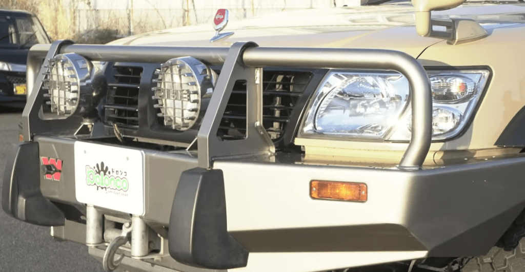 【カスタム紹介】実は海外で販売されている！？日産Y61サファリをベージュに全塗装してオフロード仕様にしてみた！